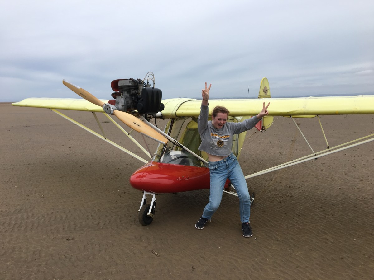 Dizzy with Izzy – Dan Roach Flying Author